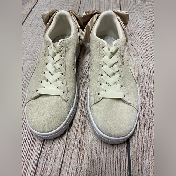 Puma | Shoes | Puma Cream Suede Sneaker Shoes Has Satin Bow On The Back ...